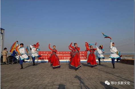 弘扬乌兰牧骑精神到人民中间去活跃在鄂尔多斯广袤大地上的乌兰牧骑 经济 内蒙古新闻网