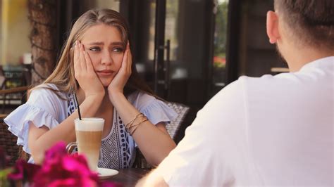 How To Make Your Escape From An Especially Bad Date