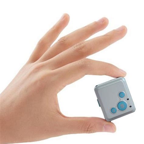 2017 Wholesale Rf V16 Smallest Mini Gps Tracker Sos Voice Personal Tracker Global Gprs Real Time