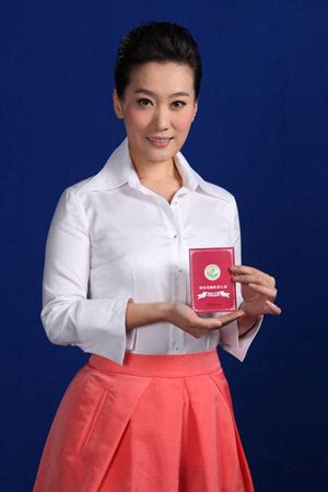 谭晶素颜 素颜 迪丽拉素颜 大山谷图库