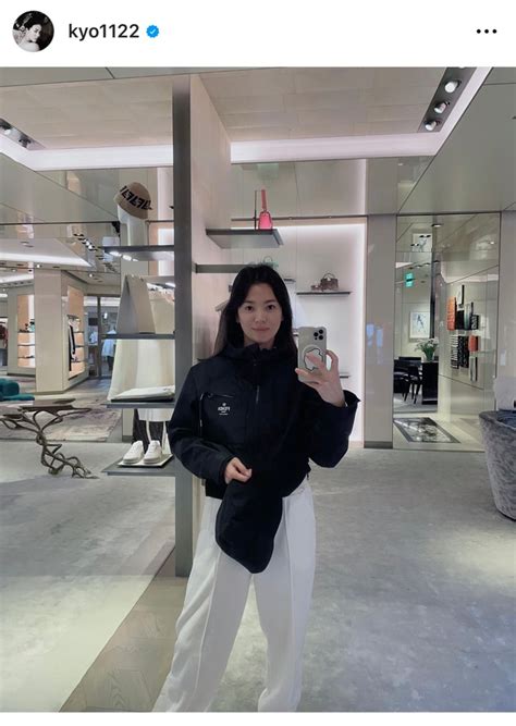 မမှတ်မိအောင်ရုပ်ဖျက်ပြီး ရောမမြို့ထဲတစ်ယောက်တည်း လျှောက်လည်နေတဲ့ မမ Kyo Myanmarload Myanmar