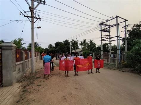 ဆားလင်းကြီးတွင် အကြမ်းဖက် စစ်အာဏာရှင် တော်လှန်ရေး ဒေသခံပြည်သူများ ချီတက