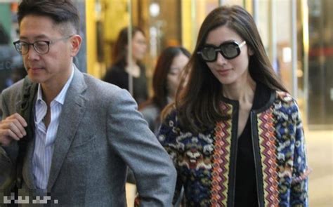 阔太李嘉欣与老公许晋亨牵手逛街 十指紧扣超甜蜜 青岛新闻网