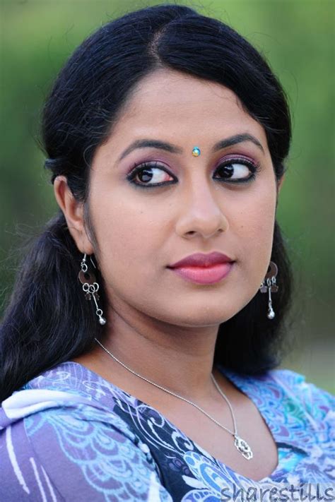 Actress Jyothi Krishna In Chudi Photo Veethi