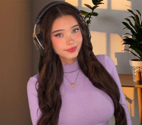 Lydia Violet Age Height Weight Net Worth Wikibio