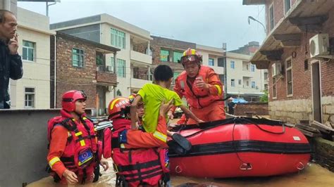 “杜苏芮”登陆福建沿海，泉州一村庄35人被困消防紧急救援凤凰网视频凤凰网