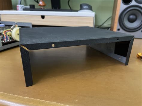 Maker Recreates Classic Winamp Mp3 Player In Real Life With The Linamp Llamas Not Included