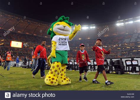 World Cup Mascot Stockfotos And World Cup Mascot Bilder Alamy