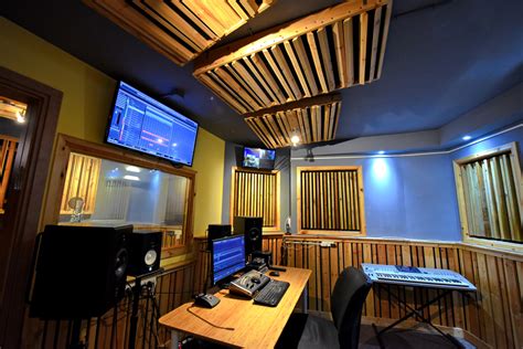 הקמת אולפן הקלטות אבינועם גולן