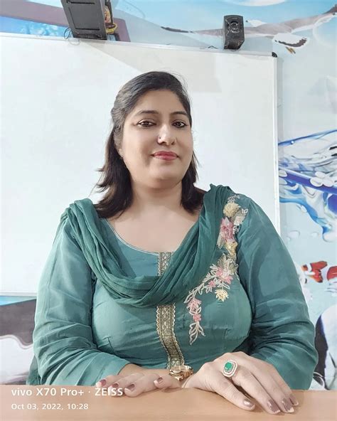 سونیا ناز غزل Soniagashti Twitter