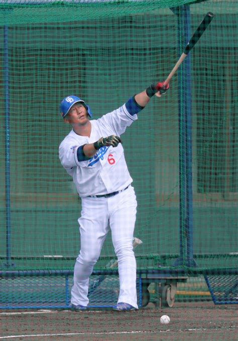 中田翔、中日ユニホーム初お披露目で柵越え0本 飛距離よりも丁寧なスイング、打球速度にファン歓声：中日スポーツ・東京中日スポーツ