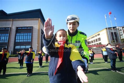 江苏扬州交通安全进校园 人民图片网