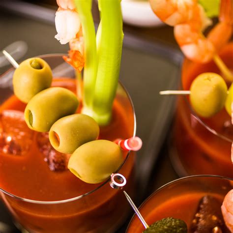 The Ultimate Guide To Muddling Fruit In Cocktails The Cocktail Bird