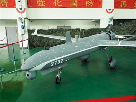 Re 分享 銳鳶二型無人機 新構型近照 Military板 Disp BBS