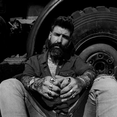 Вся эта ненависть в нашем мире ужасна Забудьте о нациях забудьте о цветах кожи забудьте о