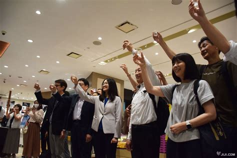 画像・写真：日本一奪還で喜びの乾杯 福島県：時事ドットコム