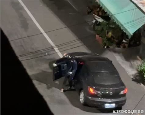 蒙面黑衣男囂張拉槍機！林園暗夜6槍響 轟民宅影片曝光 Ettoday社會新聞 Ettoday新聞雲
