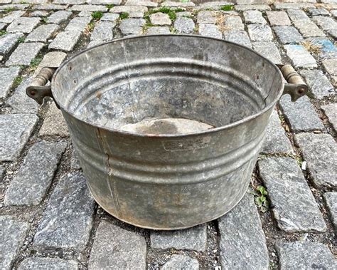 Antique Galvanized Wash Tub With Wooden Handles Farm House Wash Basin Large Round Planter