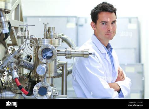 Researcher Surface Spectrometer Photoelectron Spectroscopy Auger Electron Spectroscopy Aes