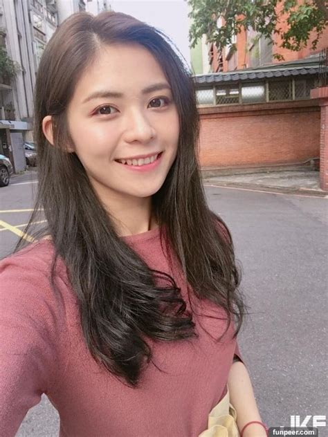 氣質甜美電眼女孩林萱瑜穿上緊身毛衣「兇兇的微脹」！ 看她比基尼照更是養眼 34p