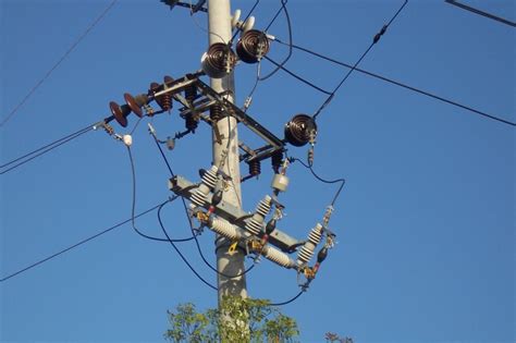 China 15kv27kv38kv Distribution Line Electronic Sectionalizer China Sectionalizer Disconnector