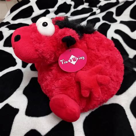 کمدا قیمت و خرید عروسک قرمز ابعاد 30 در 20 رنگ قرمز و مشکی وزن 50