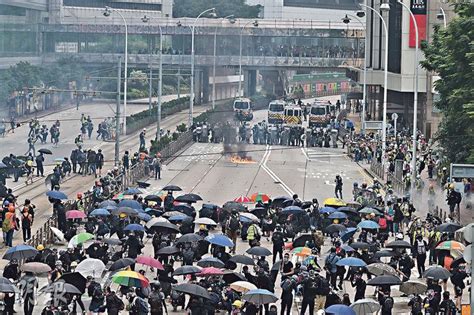 金鐘暴動案 兩被告拒感化 官指兩人成見甚深 判囚4年半及5年 20221217 港聞 每日明報 明報新聞網