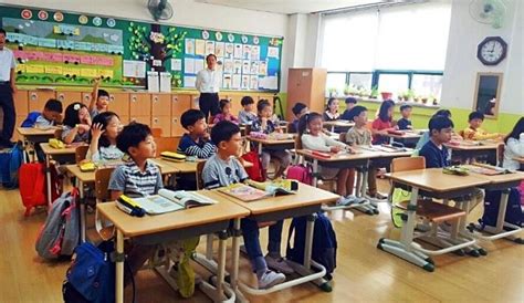 창원시 초등교 고학년생 불편한 책·걸상 교체비 지원 연합뉴스