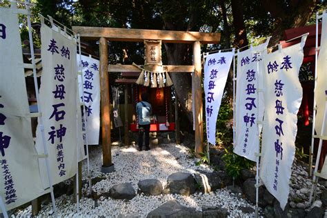 神明神社 石神さん キャンパーの秘密基地