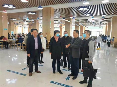省食品安全突出问题专项整治行动验收组来我校检查指导食堂工作