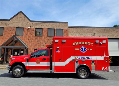 Crestline Ccl 150 Type I Ambulance Everett Fire Department Ma
