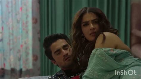 Kavya Thapar Very Hot Sexy Video Bedroom Scene Cat Movie Hot And