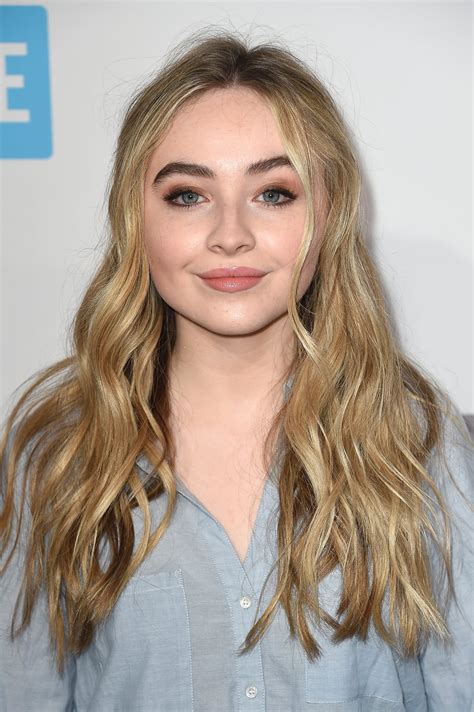Sabrina Carpenter Natural Hair Color Popsugar Beauty