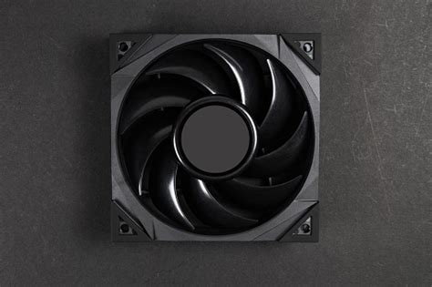 컴퓨터 또는 냉각 시스템용 블랙 쿨러 어두운 배경의 Cpu 팬 Cpu에 대한 스톡 사진 및 기타 이미지 Cpu 급기관 날