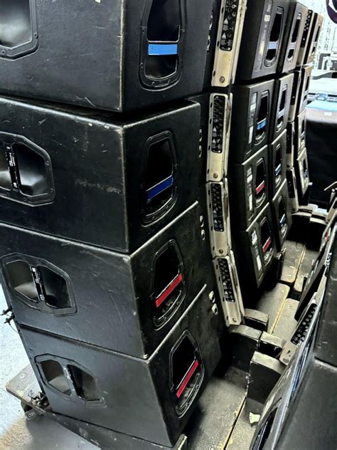 D B Audiotechnik J8 J12 Line Array System Braveo
