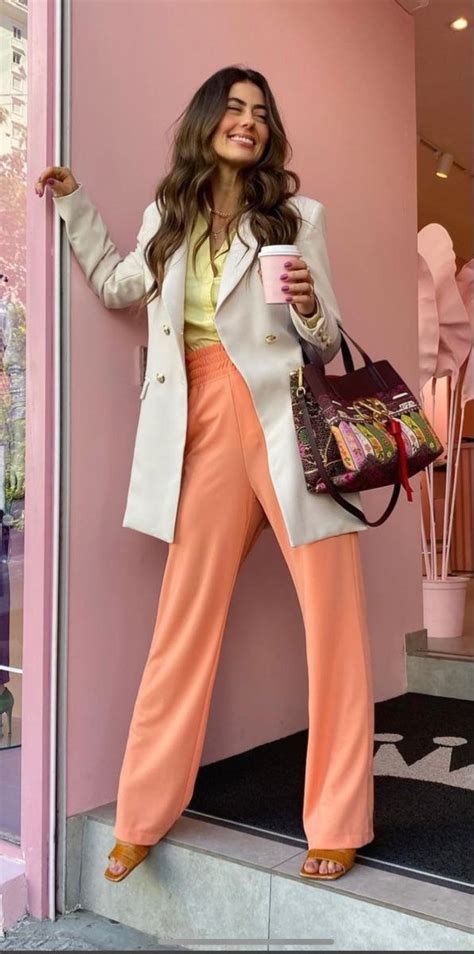 Як поєднувати персиковий колір в одязі поради по стилю фото Телеграф