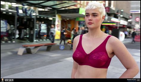 Stefania Ferrario Nua Em Embrace