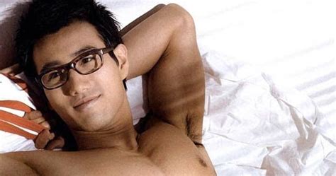 BISEXRET PINOY TAMBAYAN LIBOG NA LIBOG SI KUYA