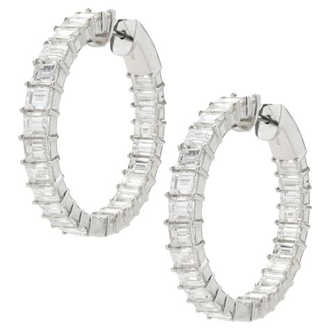 18 Karat White Gold 1329 Carat Diamond Emerald Cut Solitaires Hoop
