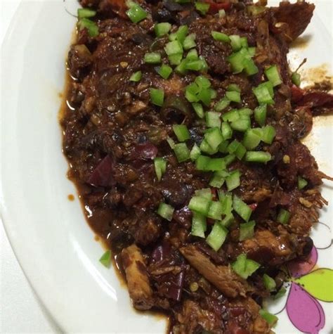 【豆豉烧鱼的做法步骤图，豆豉烧鱼怎么做好吃】泥泥贺下厨房