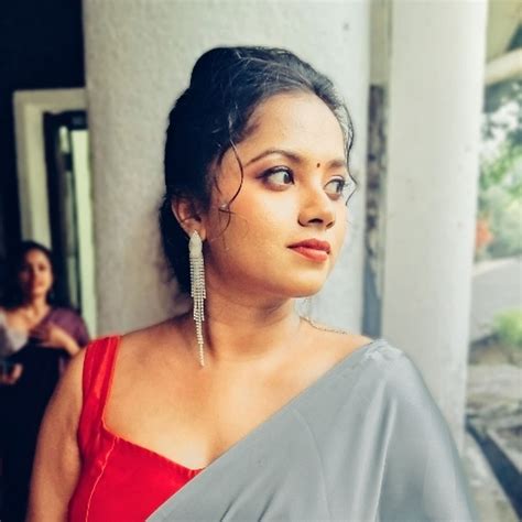 Kaveesha Rathnayake Youtube