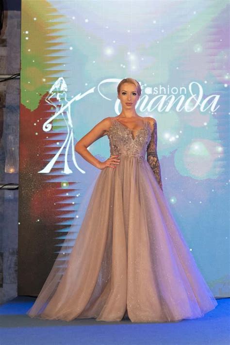 Модна къща Tianda представи бутикова колекция рокли Fashionbg