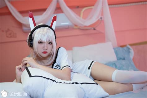 티셔츠를 입은 사랑스러운 Daixuan Lingbo V2ph