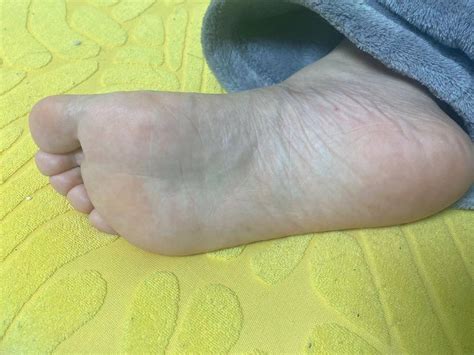 咪女扫楼 我女性23岁 on Twitter 粉丝套路她美女小姐姐的脚脚图粉丝们可以学学啦学完来投稿哈哈 扫楼 赤脚 接投稿