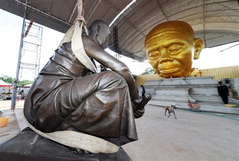 สร้าง หลวงพ่อคูณ องค์ใหญ่ วัดบ้านไร่ เชิญร่วมบุญผ้าป่าแท่งทองมหากุศล