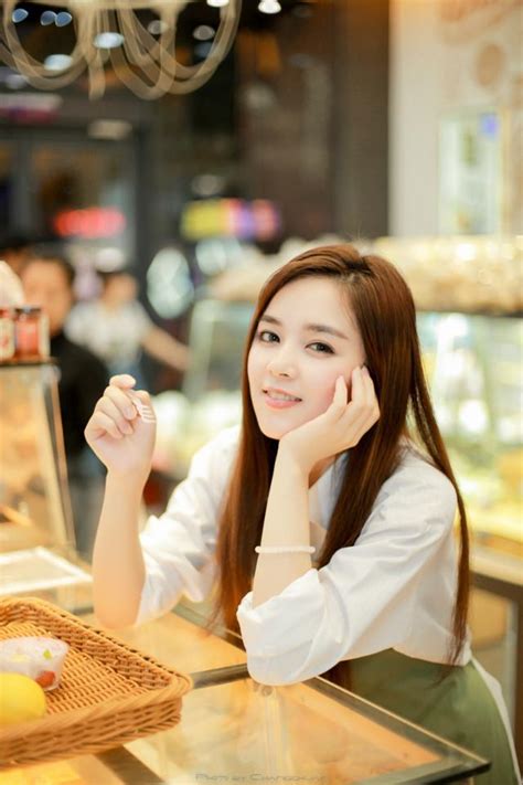 美丽的厨娘，那么清纯气质，秀色可餐 每日头条