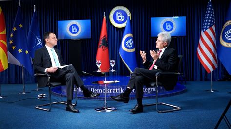 ВИДЕО Едно поинакво интервју со Али Ахмети вечерва во „360 степени“ на МРТ 1 360 степени