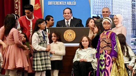 صور تذكارية للسيسي مع ذوي الهمم بالاحتفال بإطلاق النسخة الرابعة قادرون