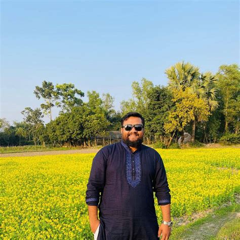 সুখে দুঃখে যাকে পাই উনি আমাদের ইয়াসিন ভাই আপনি এই জনপদের একমাত্র
