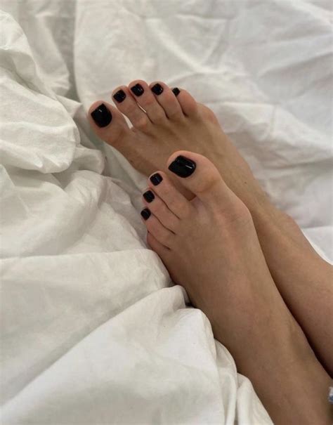 🖤🖤 R Egirlfeet